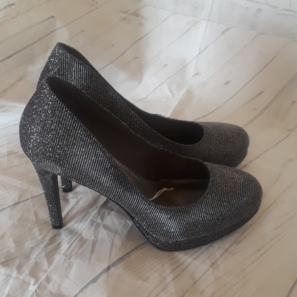FIONI Clothing | Shoes | Fioni Nights Metallic Platform Heels | Poshmark
